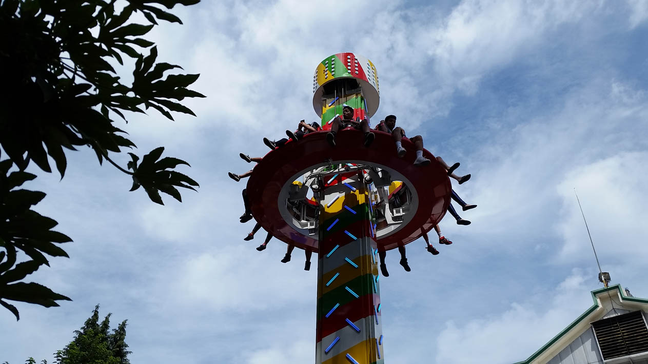 Oaks Amusement Park - Where the Fun Never Ends!